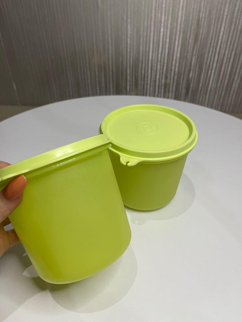 Toples Tupperware Hijau Bulat, Kitchen & Appliances di Carousell