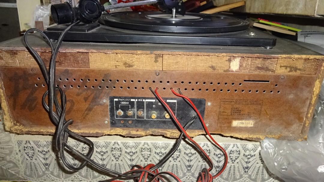 Toshiba Modular Stereo System Model SM-202c turntable, fm/am tuner ...