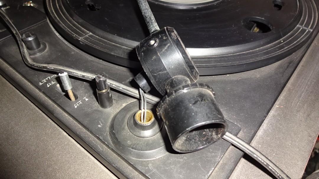 Toshiba Modular Stereo System Model SM-202c turntable, fm/am tuner ...