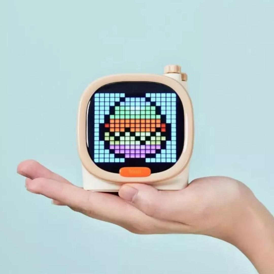 Divoom Timoo Portable Bluetooth Speaker 3in LED screen Pixel Display ...