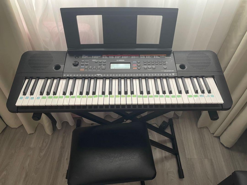 Yamaha Beginner Music Keyboard PSR-E263, Hobbies & Toys, Music & Media ...