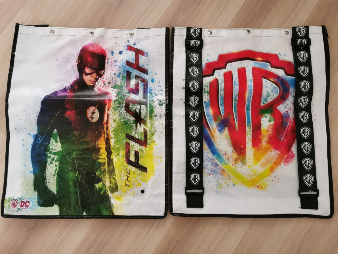 Large Flash bag limited edition Warner bros, Hobbies & Toys ...