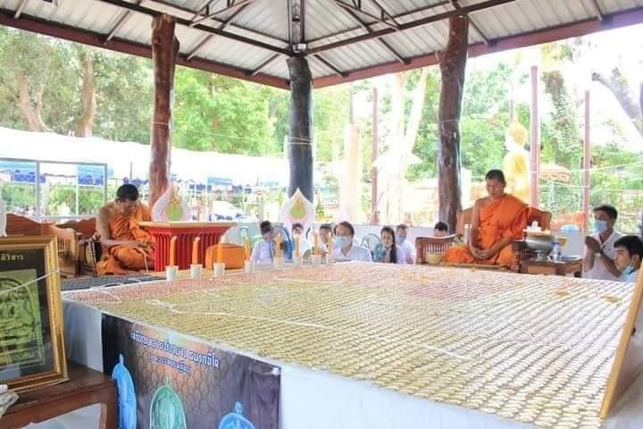 LP Maha Sila Teacher ( LP Saman Rian Chareonpon Roon Reak 1st Batch ...