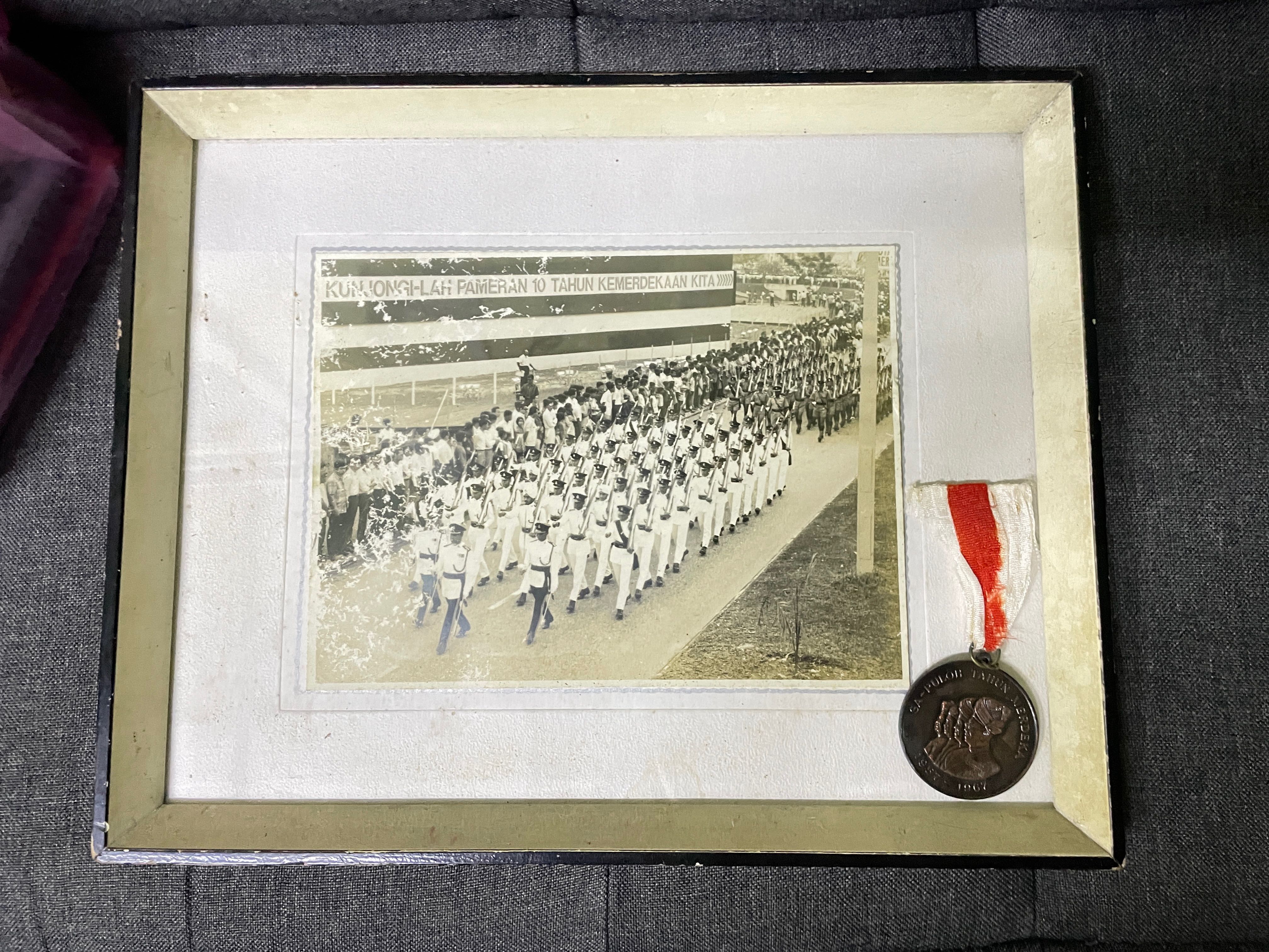 Merdeka 10 years Anniversary Picture & Medal, Hobbies & Toys ...