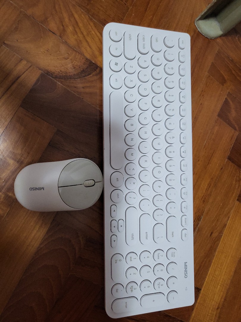 Miniso wireless keyboard with number pad, Computers & Tech, Parts ...