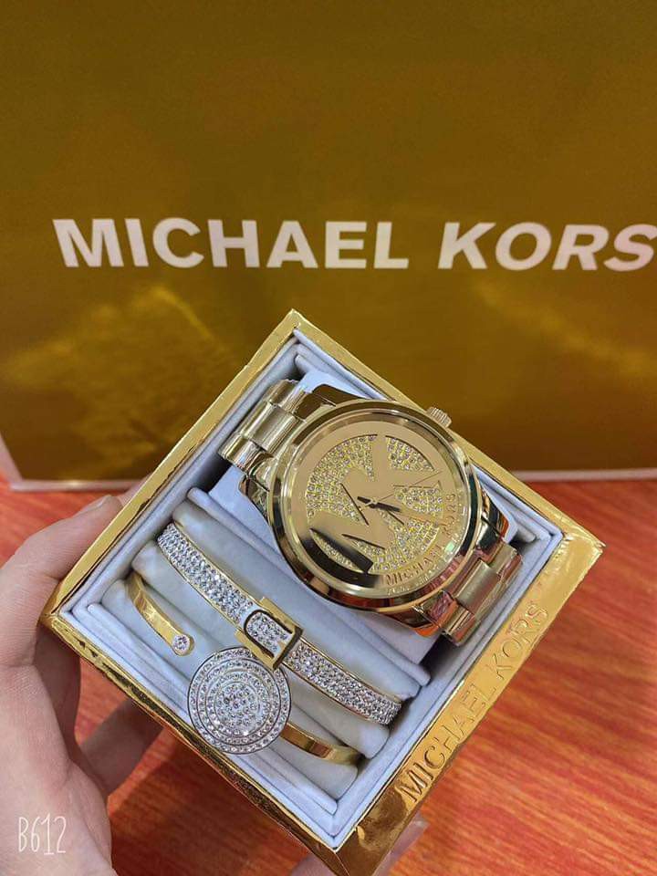 MK LOGO SET W/BANGLES AUTHENTIC WATCH, Women's Fashion, Watches ...