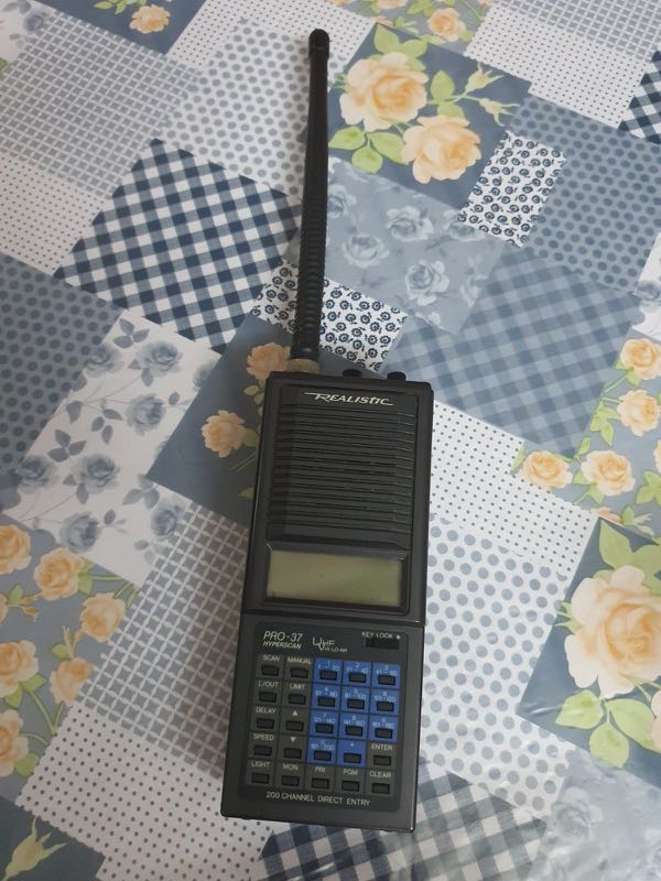 RadioShack / Realistic Pro-37 frequency scanner, Mobile Phones ...