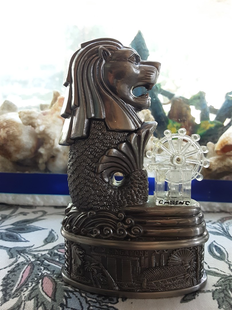 SINGAPORE MERE LION DISPLAY, Hobbies & Toys, Memorabilia & Collectibles ...