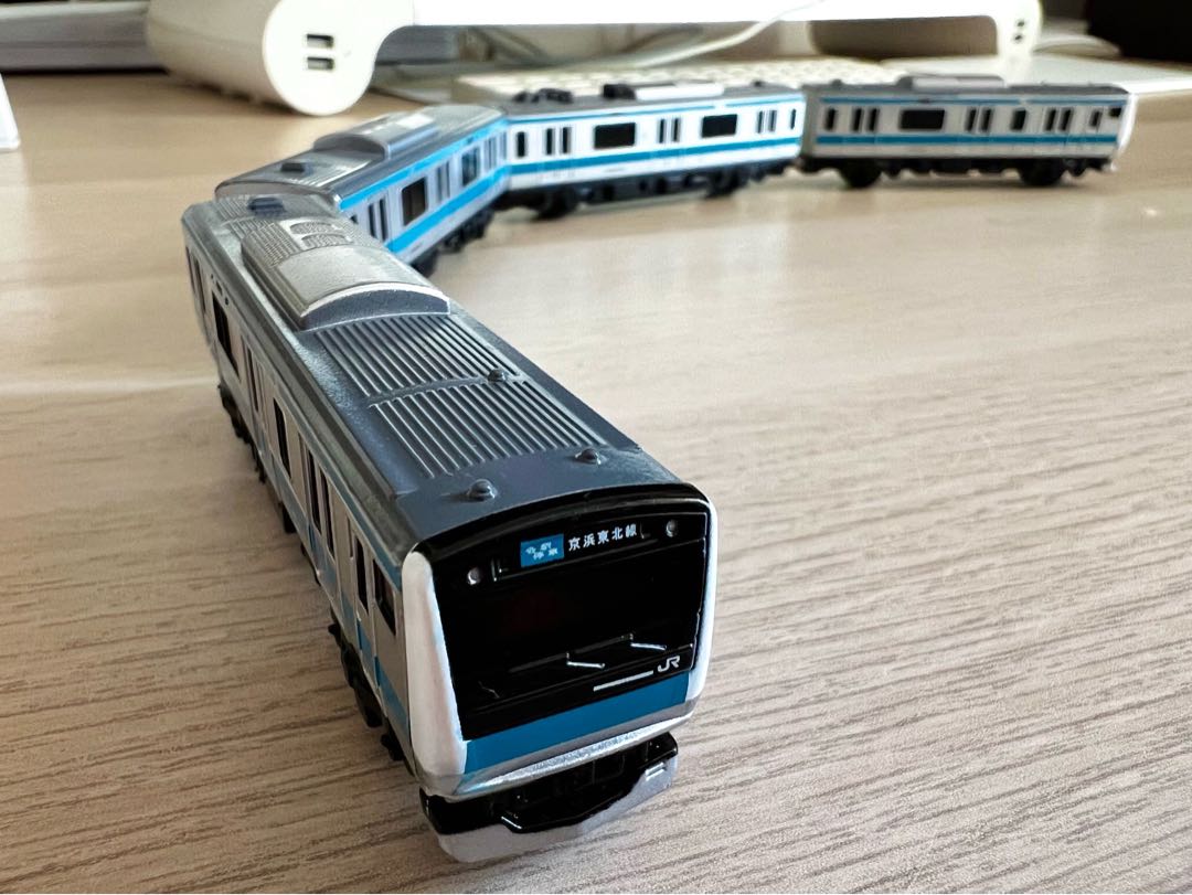 tomy plarail jr 電動車, 興趣及遊戲, 玩具 & 遊戲類 - Carousell