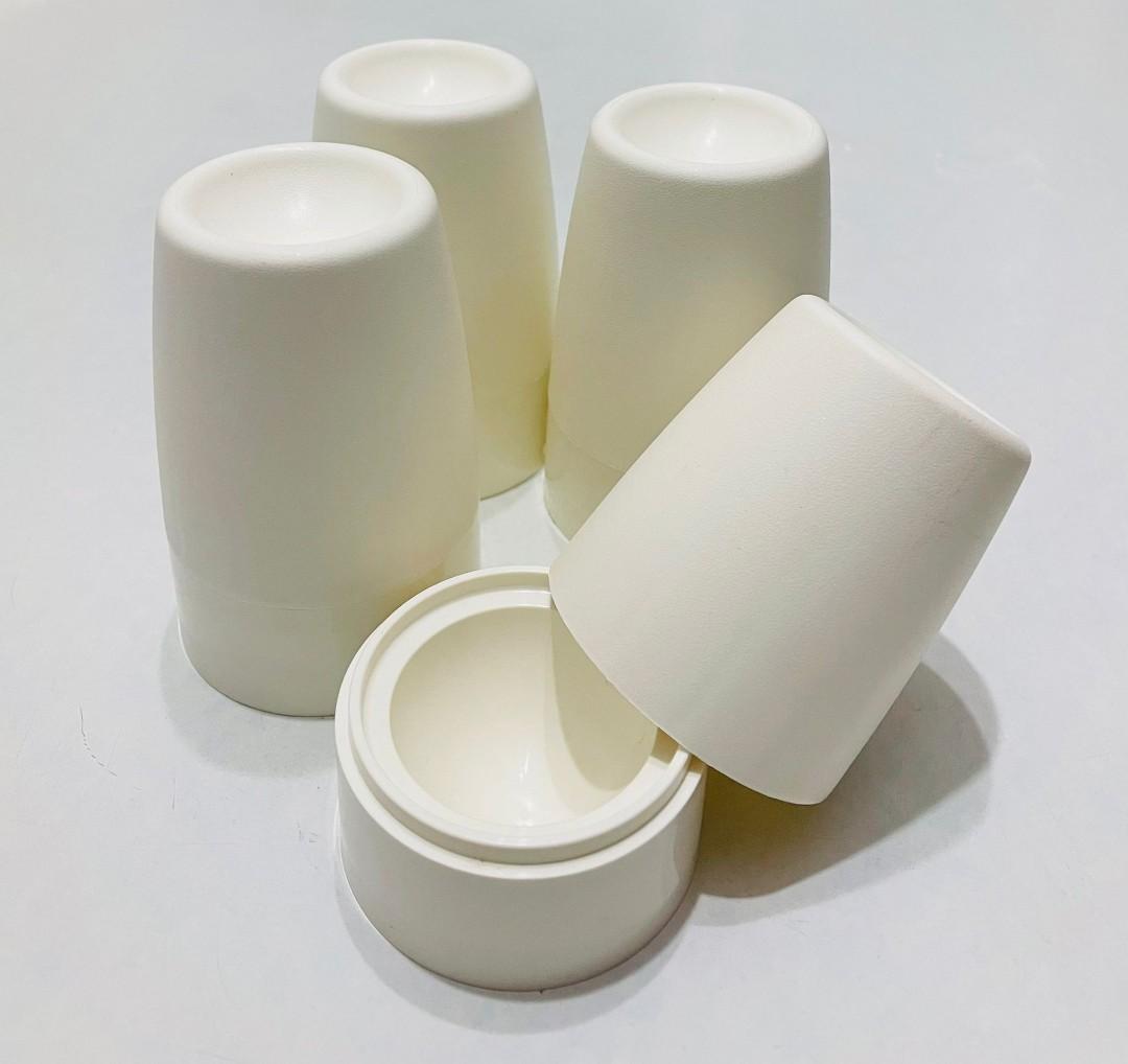 Tupperware egg cups (set of 4), 傢俬＆家居, 廚具和餐具, 餐具和餐具 - Carousell