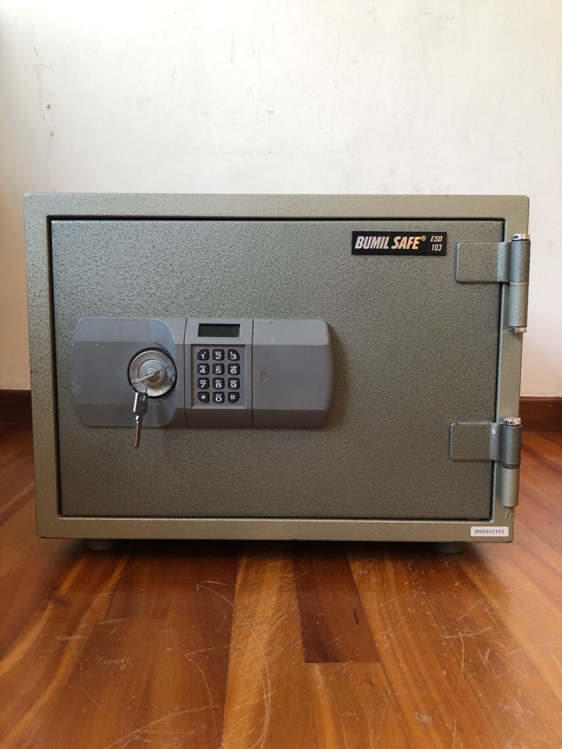 Bumil Safe ESD 103, Furniture & Home Living, Security & Locks, Safe on ...