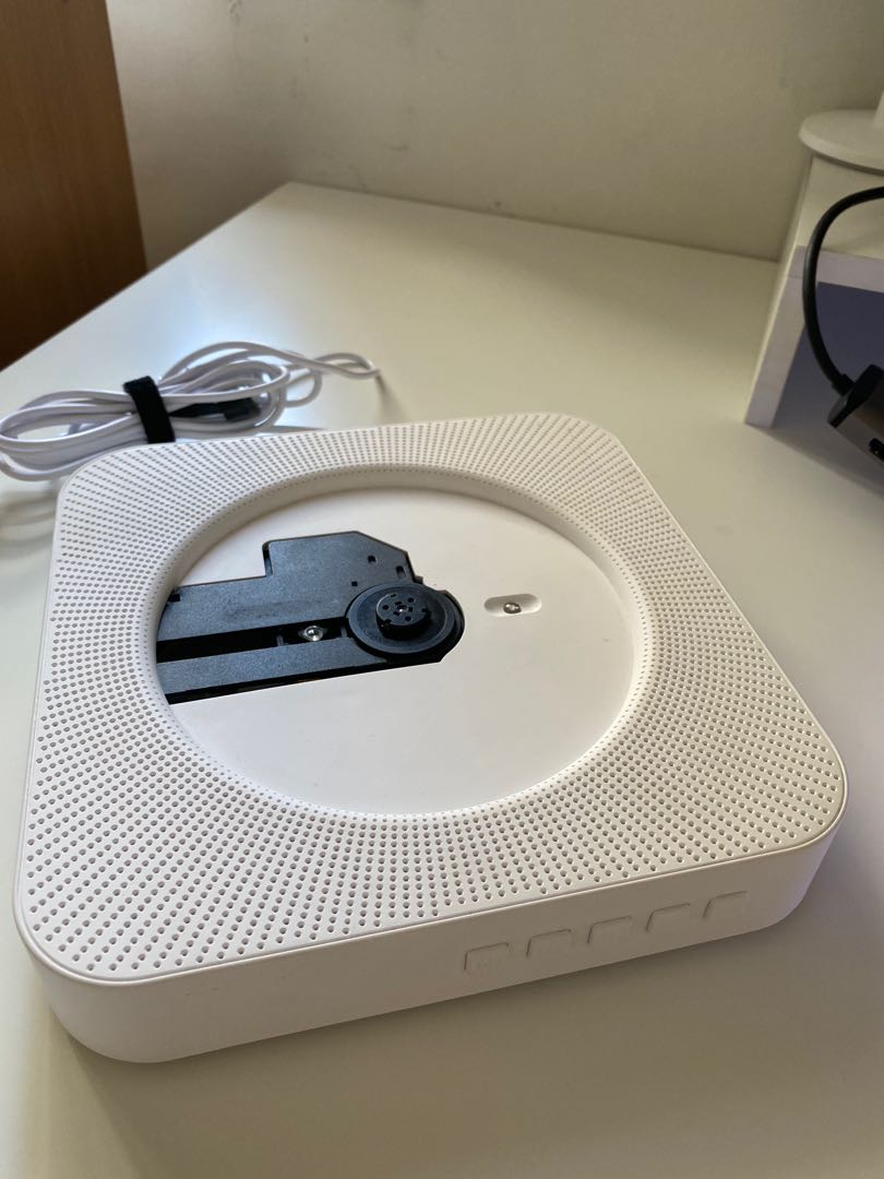 minimalist white cd player (READ DESCRIPTION), Hobbies & Toys, Music ...