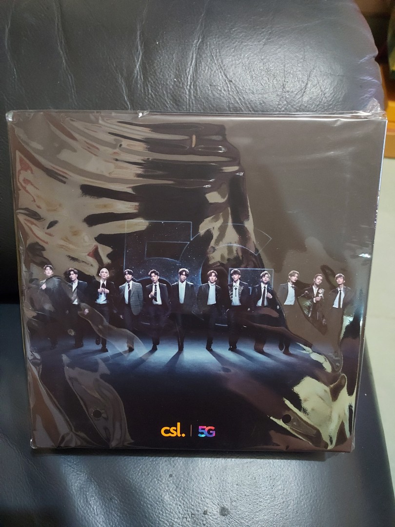 CSL MIRROR AR 月曆 30元, 興趣及遊戲, 收藏品及紀念品, 明星周邊 - Carousell