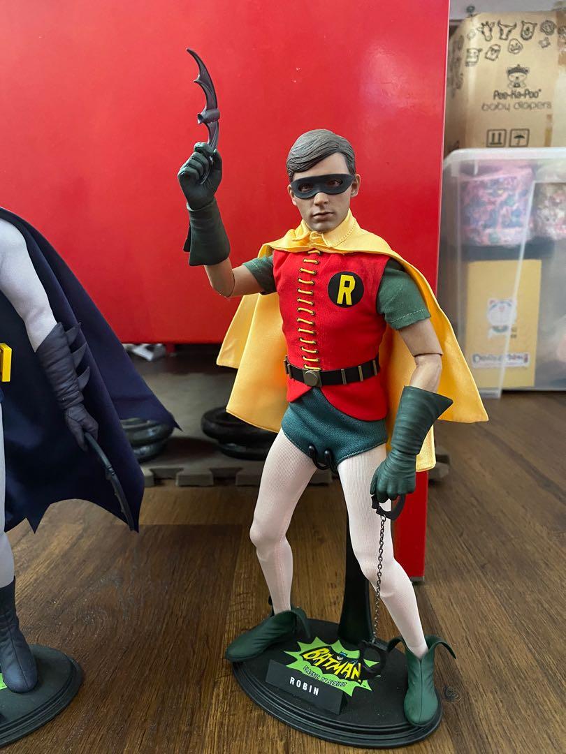 Hot Toys Batman And Robin Comes With Packaging Hobbies And Toys Toys And Games On Carousell