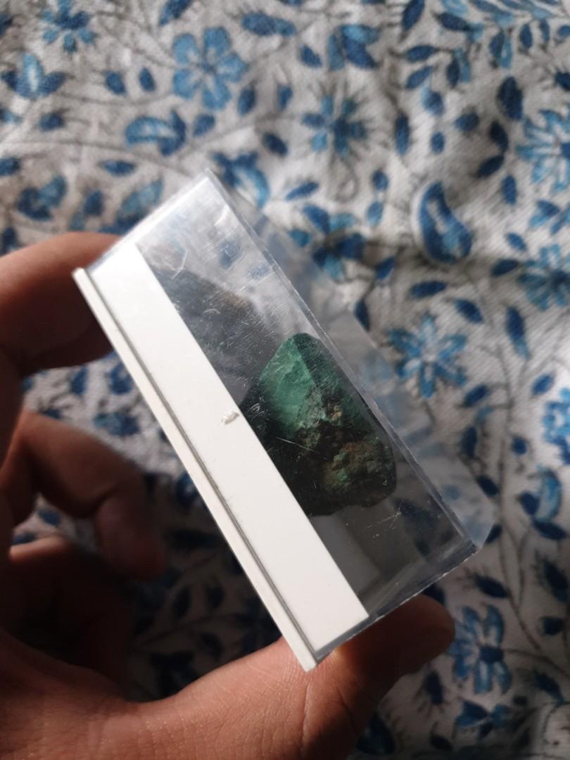 Malachite sample in plastic display case, Hobbies & Toys, Memorabilia ...
