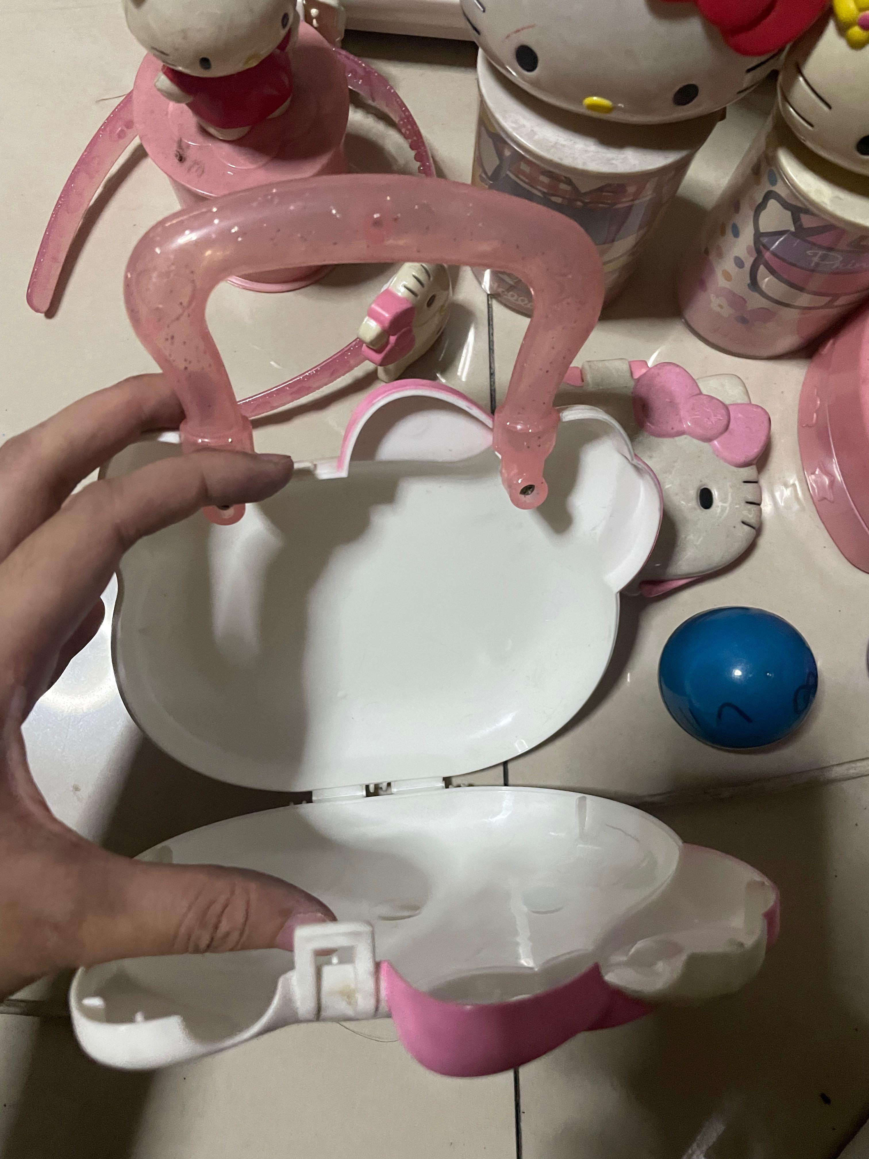 Mcdonalds Mcdo Hello Kitty Toy Set with Free Stamps, Hobbies & Toys ...