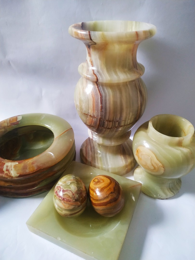 Onyx display, Hobbies & Toys, Memorabilia & Collectibles, Vintage ...