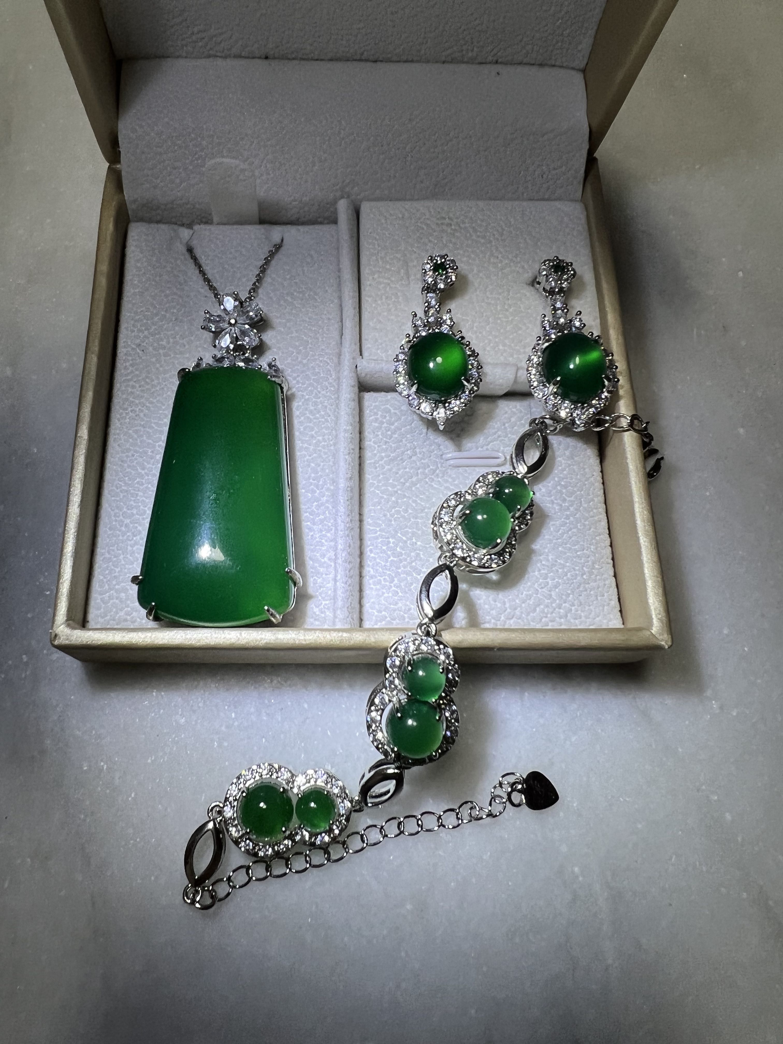 Rare 3 Pieces Jade set, Women's Fashion, Jewelry & Organisers ...