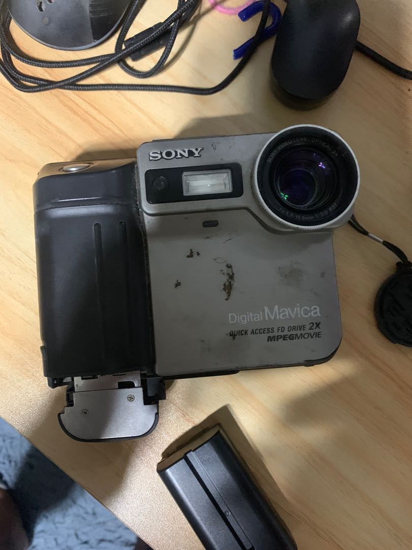 Vintage Sony Mavica camera , Photography, Cameras on Carousell