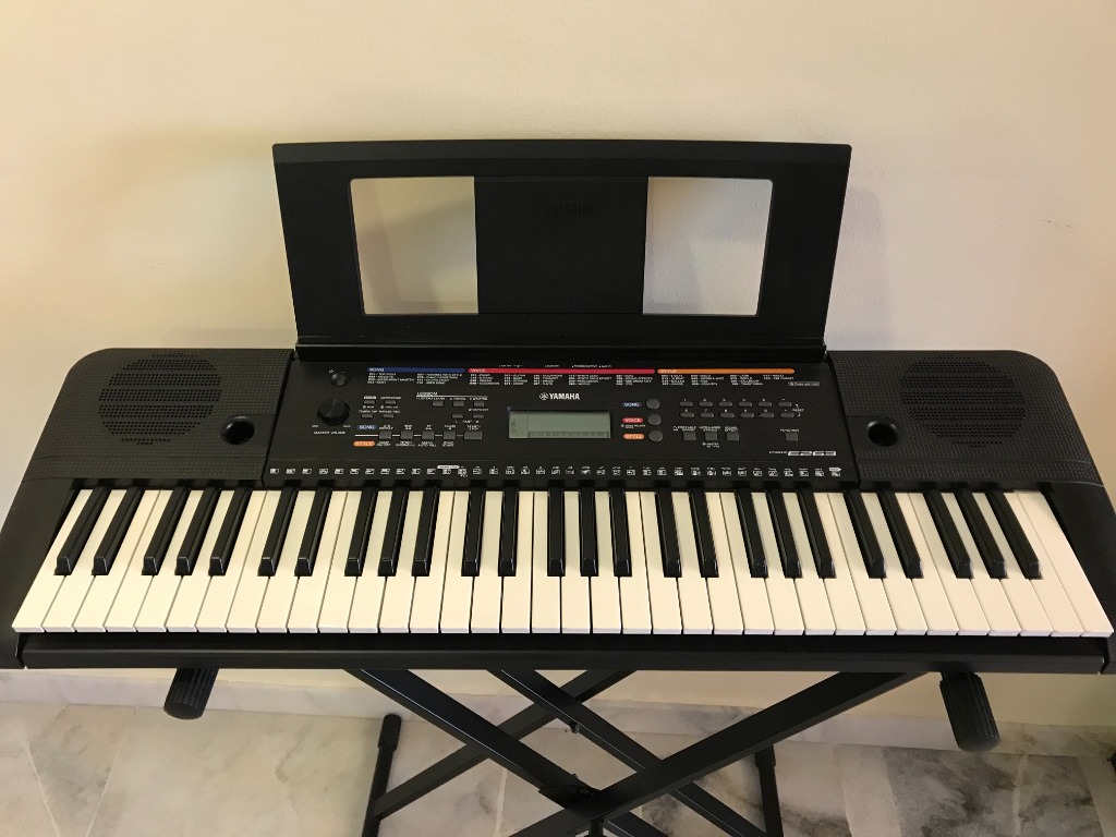 Yamaha PSR-E263 PSR E263 61 key Beginner Portable Keyboard, Hobbies ...