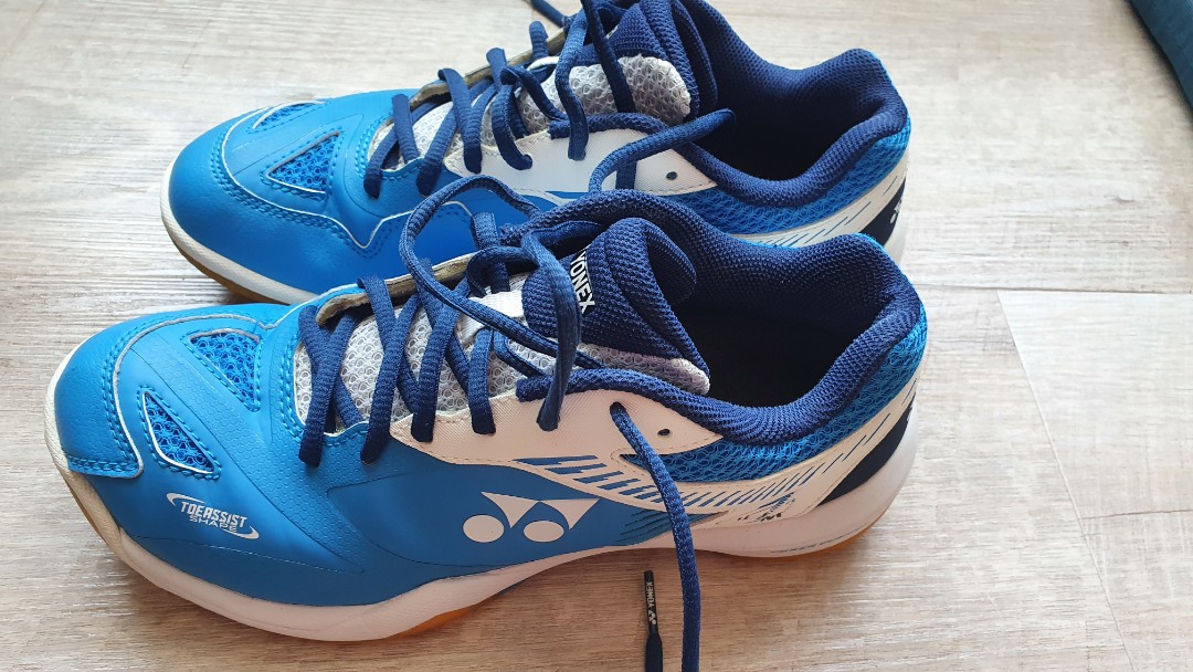 Yonex badminton shoes 65z2, Sports Equipment, Sports & Games, Racket ...
