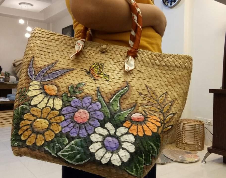Abaca, raffia & buri bags, Women's Fashion, Bags & Wallets, Tote Bags ...