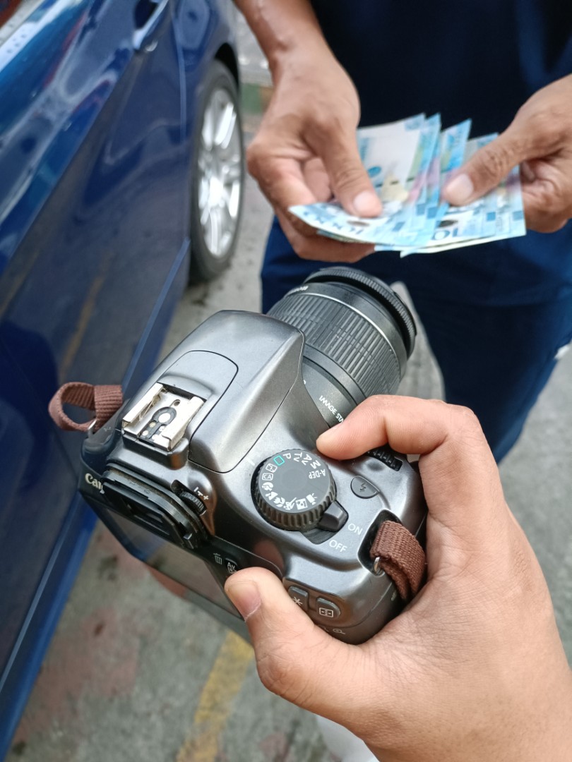 Canon 1100d DSLR Camera Vignette LCD, Photography, Cameras on Carousell