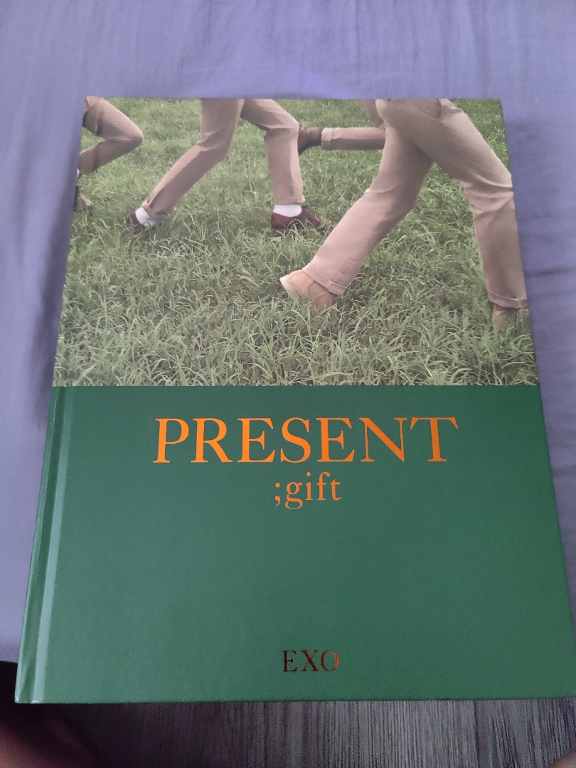 EXO PRESENT ; gift Photobook, Hobbies & Toys, Memorabilia ...