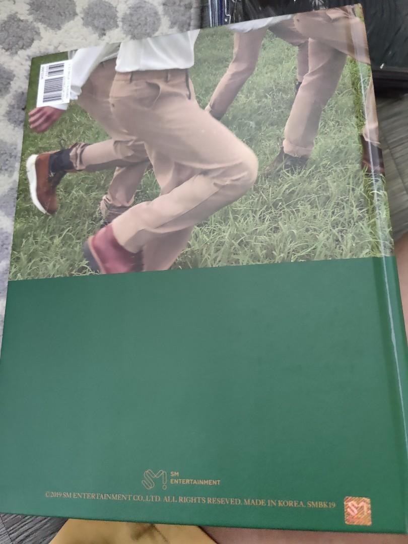 EXO PRESENT ; gift Photobook, Hobbies & Toys, Memorabilia ...