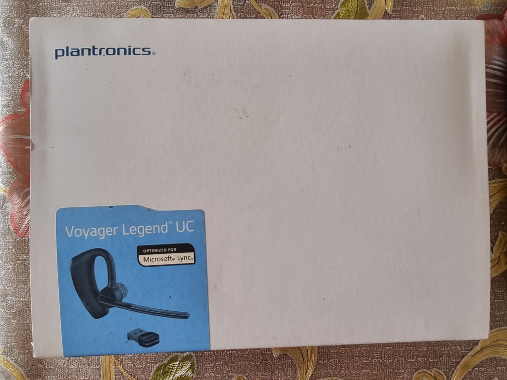 Plantronics Voyager Legend UC headset and accessories, Audio ...