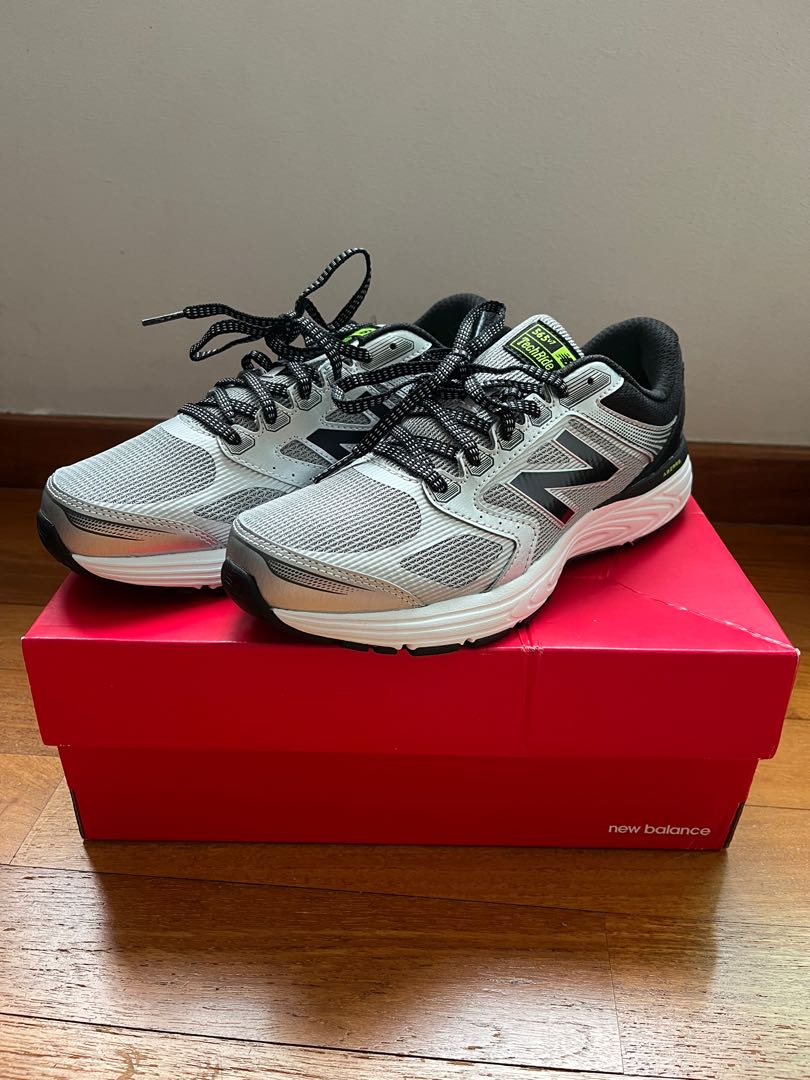 BNIB US 7 New Balance 560 V7 running shoes (Silver and Black), Men's ...