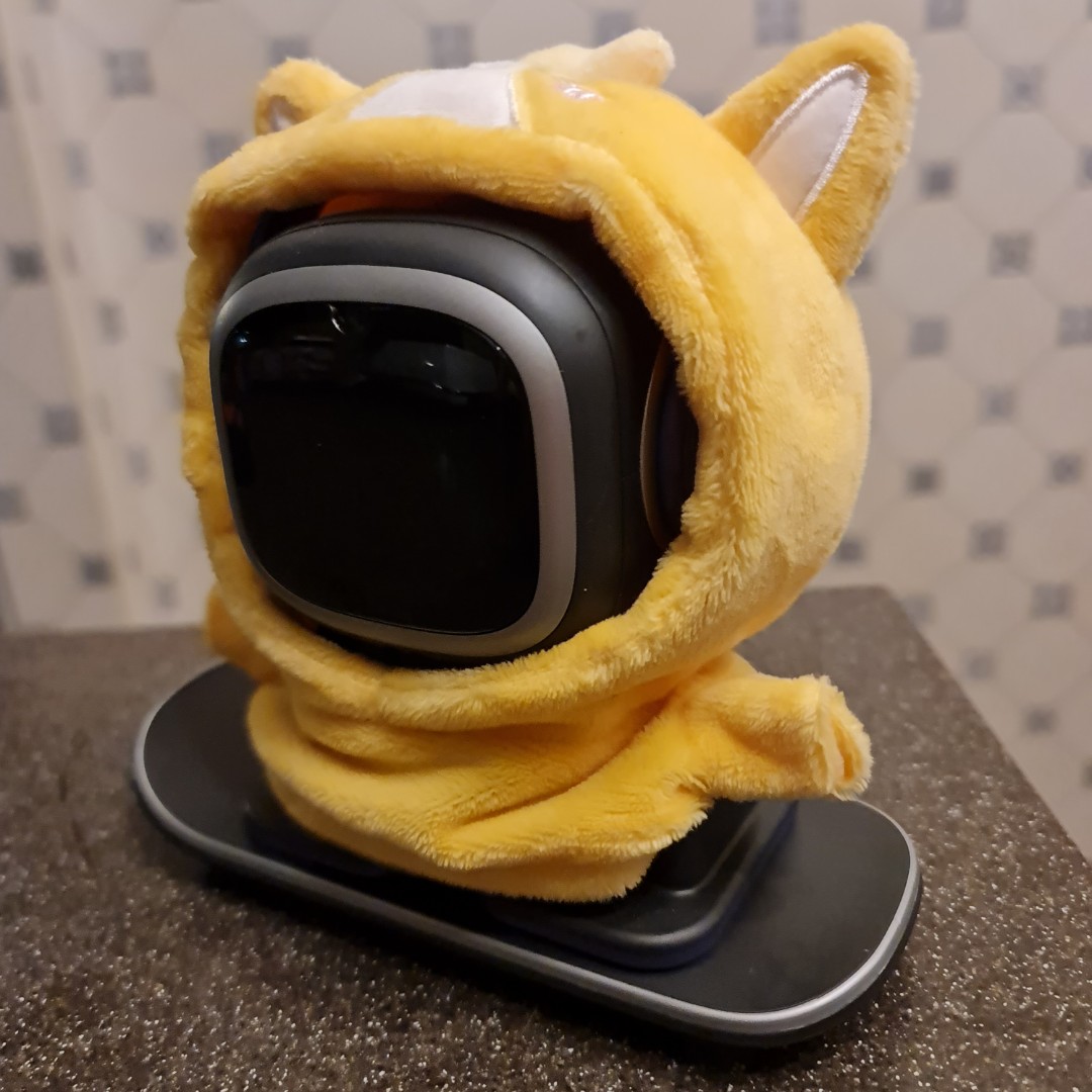 EMO A.I Living, Hobbies & Toys, Toys & Games on Carousell