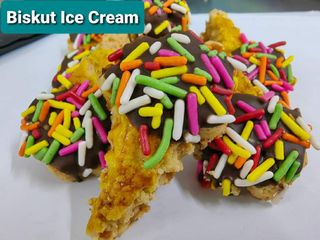 Halal Kuih Raya, Food & Drinks, Homemade Bakes on Carousell