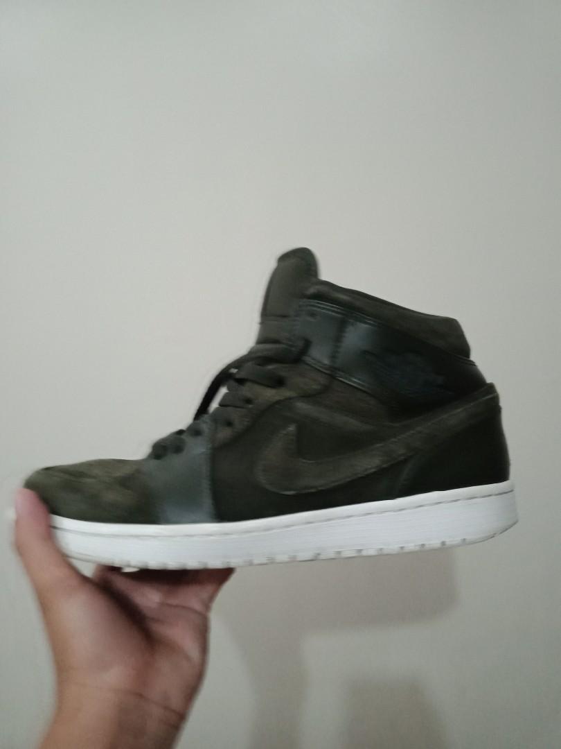 Jordan 1 gamuza army green, Men's Fashion, Footwear, Casual Shoes on ...