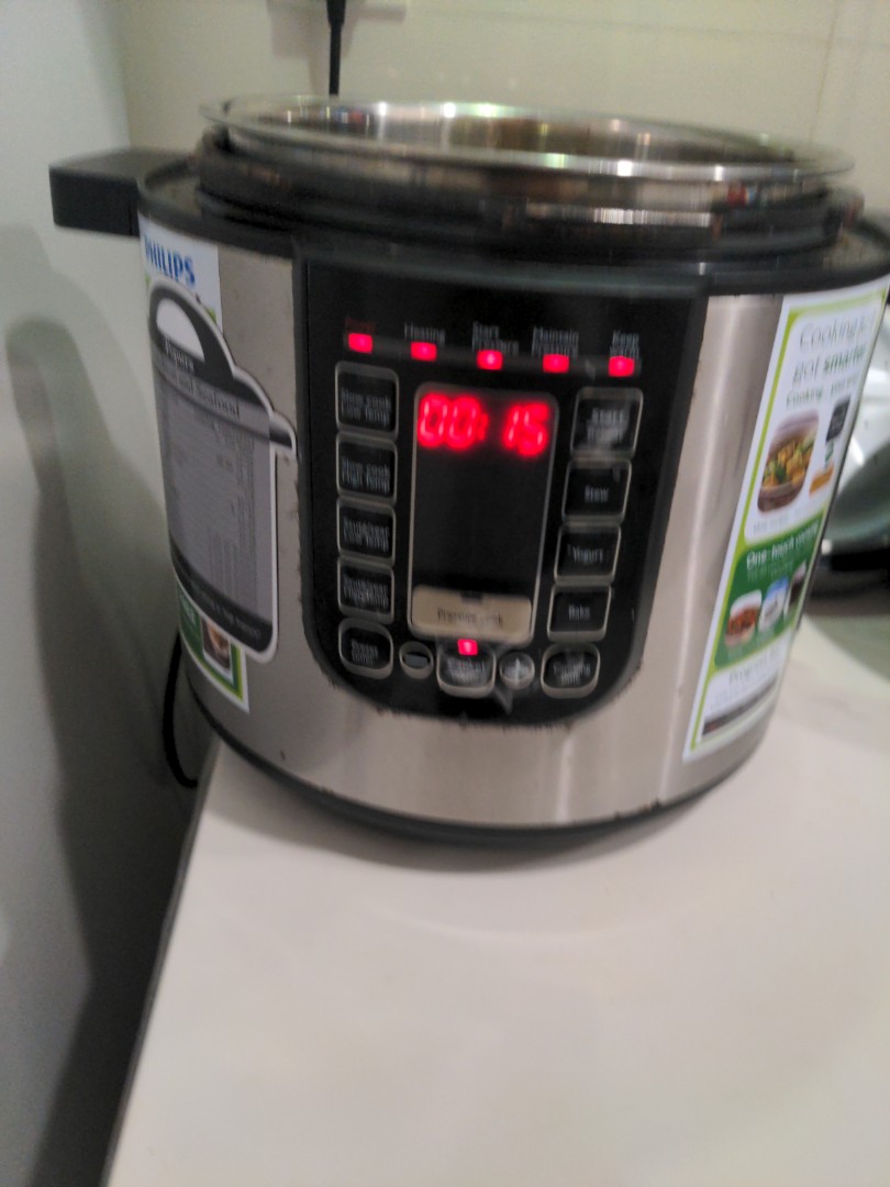 Philips HD2137 Pressure Cooker, TV & Home Appliances, Kitchen ...