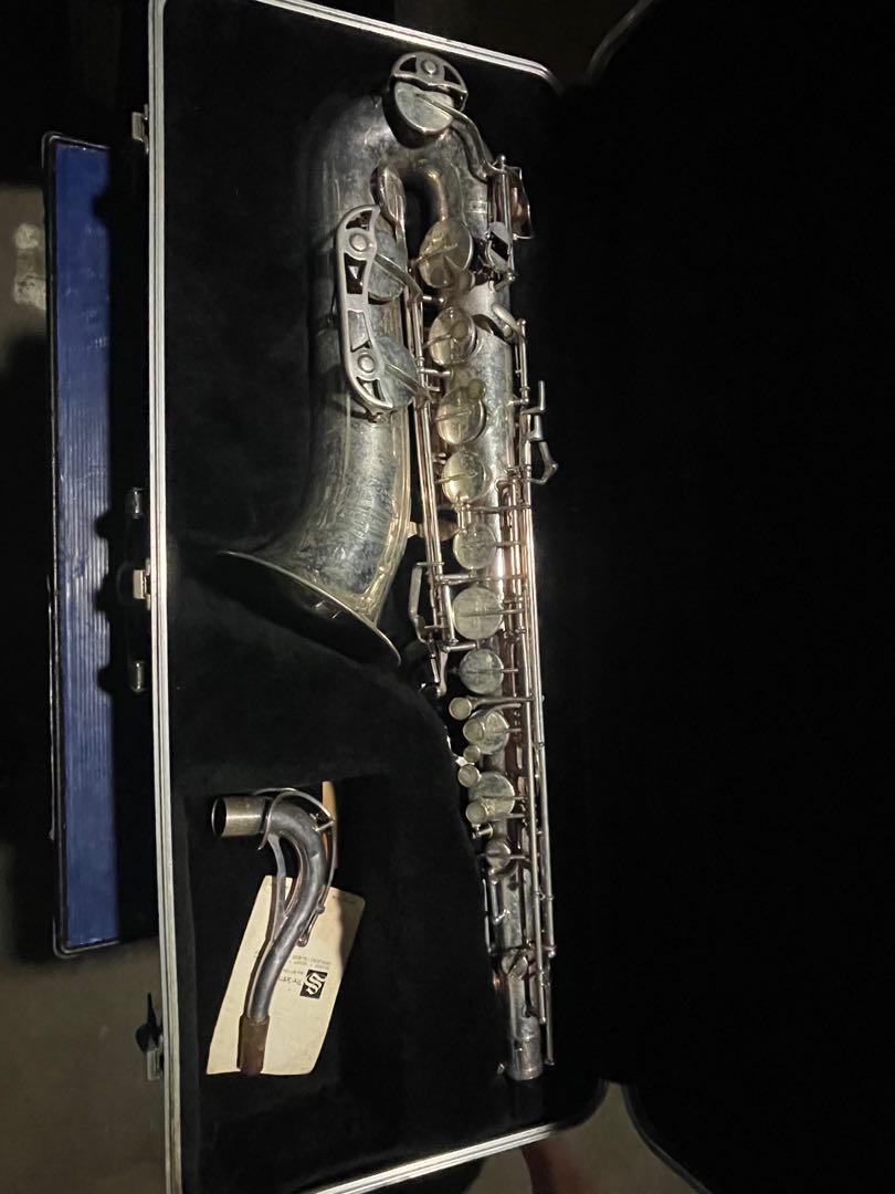 Saxophone BUNDY II, Hobbies & Toys, Music & Media, Musical Instruments ...