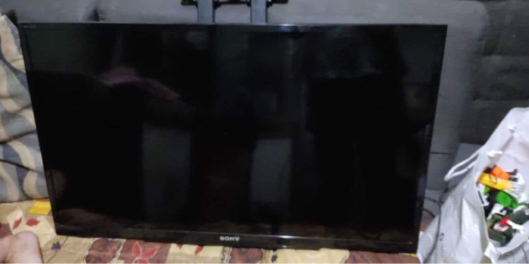Sony Bravia flat screen 32inch, TV & Home Appliances, TV ...