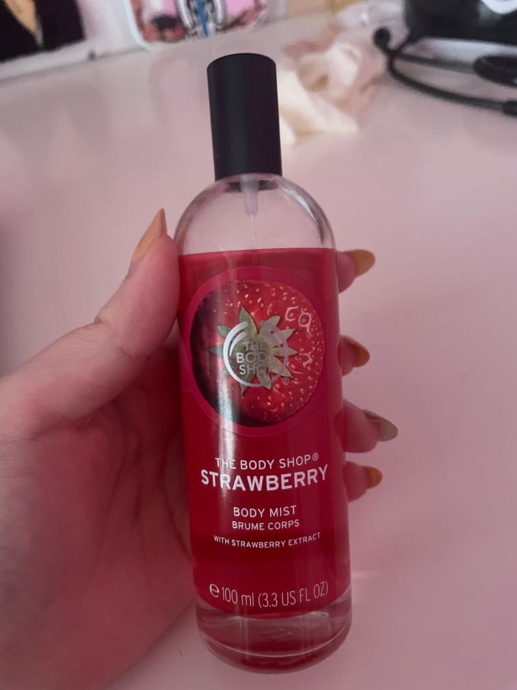 The Body Shop Strawberry Body Mist, Kesehatan & Kecantikan, Kulit ...