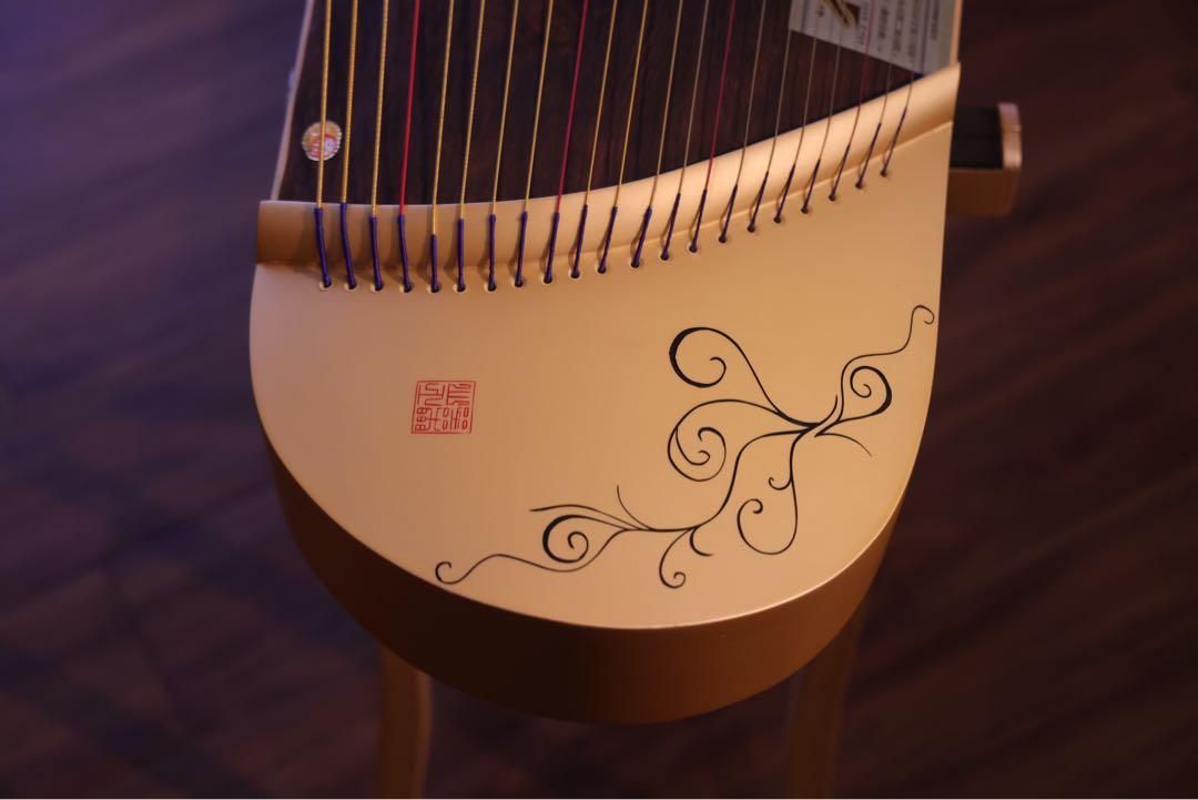 1.1m small Guzheng Master Zhang Gong's design 1.1m, Hobbies & Toys ...