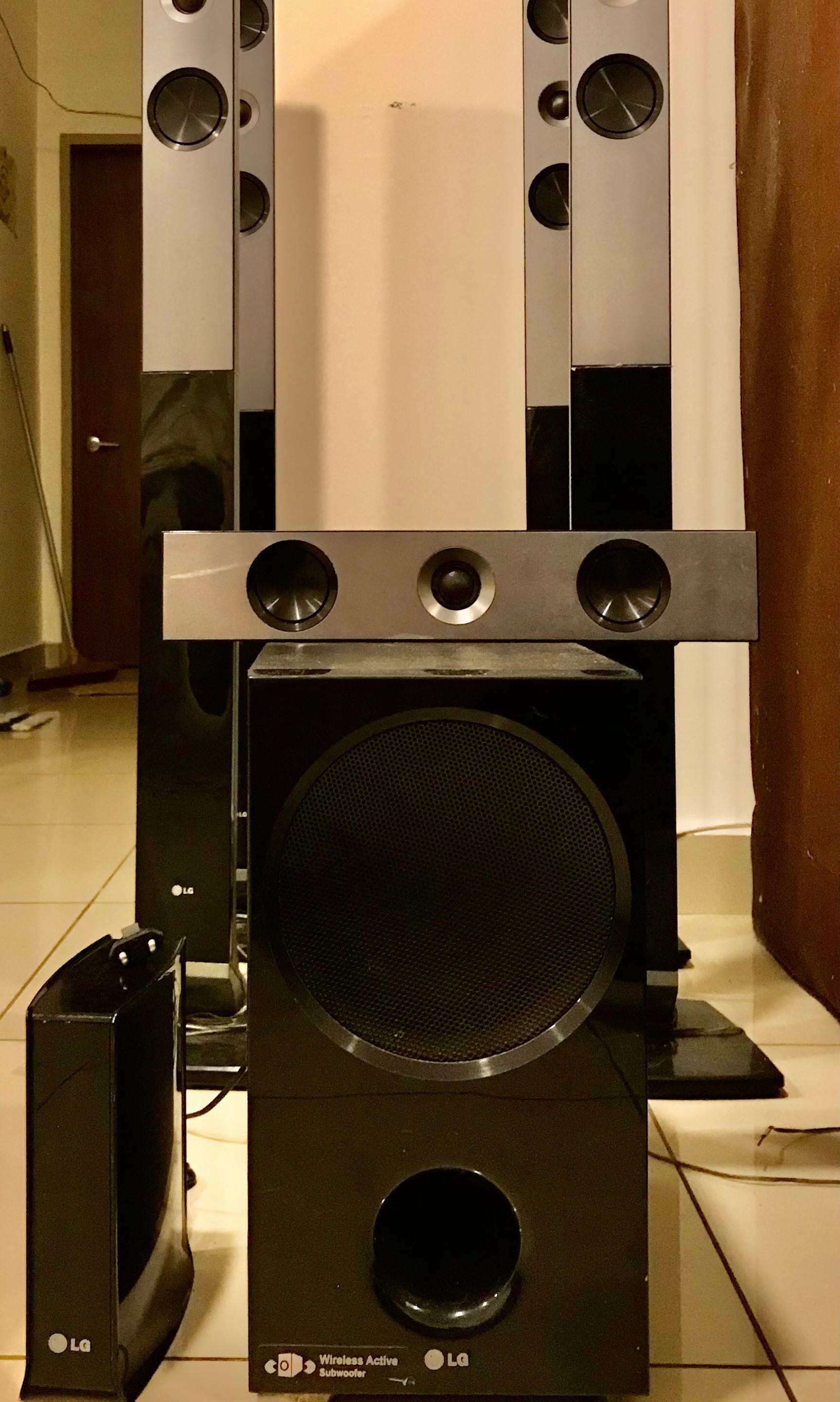 LG Surround Sound Speakers (full set), Audio, Soundbars, Speakers ...