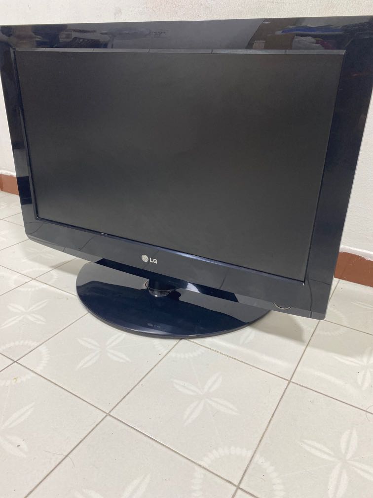 LOGITECH 26 INCH TV, TV & Home Appliances, TV & Entertainment, TV on ...