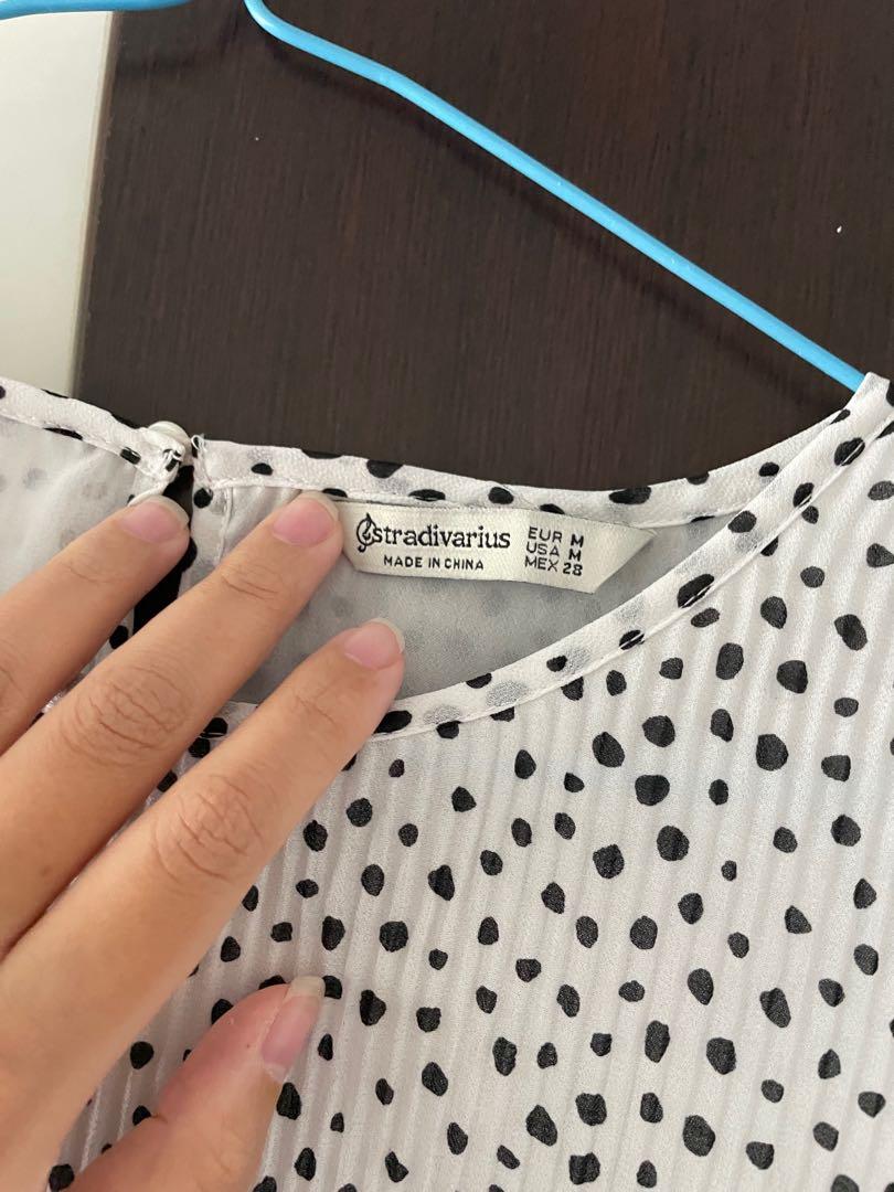 Stradivarius Spotted Top, Women's Fashion, Tops, Blouses on Carousell