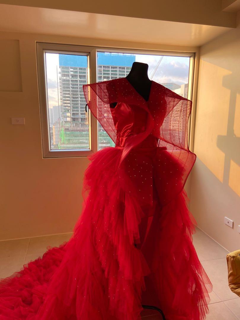 Trendy Detachable Raffle Gown, Women's Fashion, Dresses & Sets, Evening ...