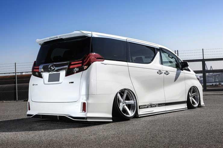Vellfire Kuhl Racing BodyKit, Car Accessories, Accessories on Carousell