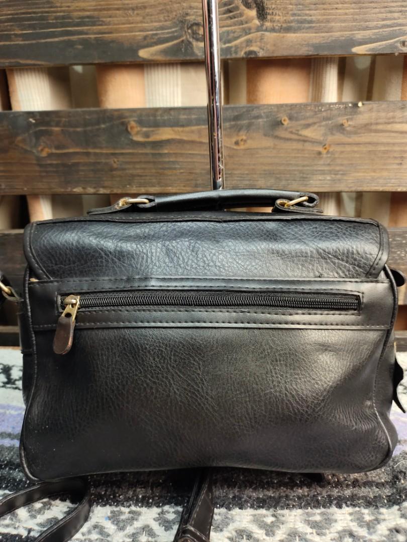 Vintage Paris Roma Tokyo Crossbody Bag, Luxury, Bags & Wallets on Carousell