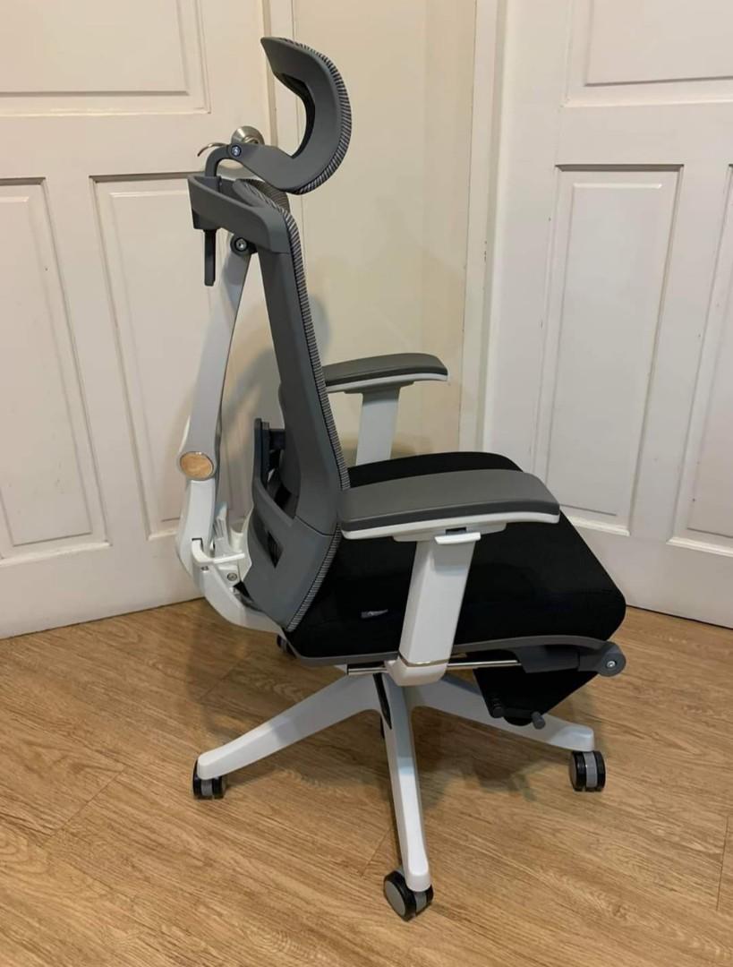 Aofeis ErgoChair with Leg Rest and Office Table, Furniture & Home ...