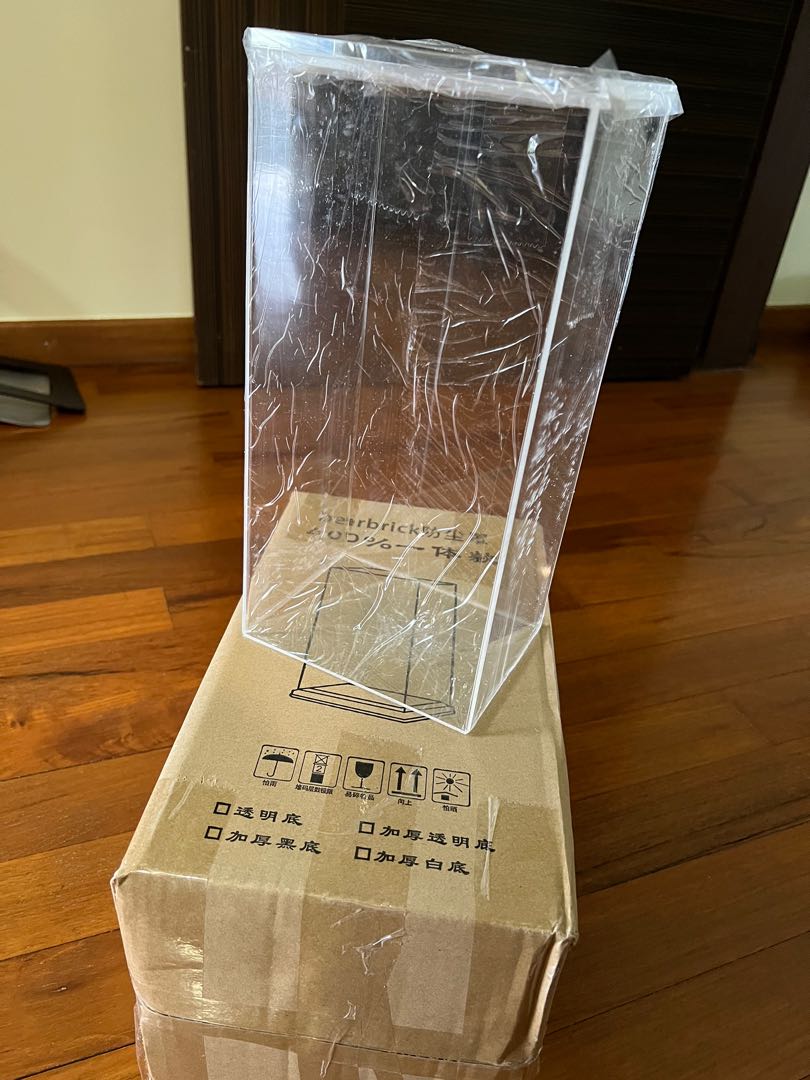 Bearbrick Display Case 400%, Everything Else on Carousell