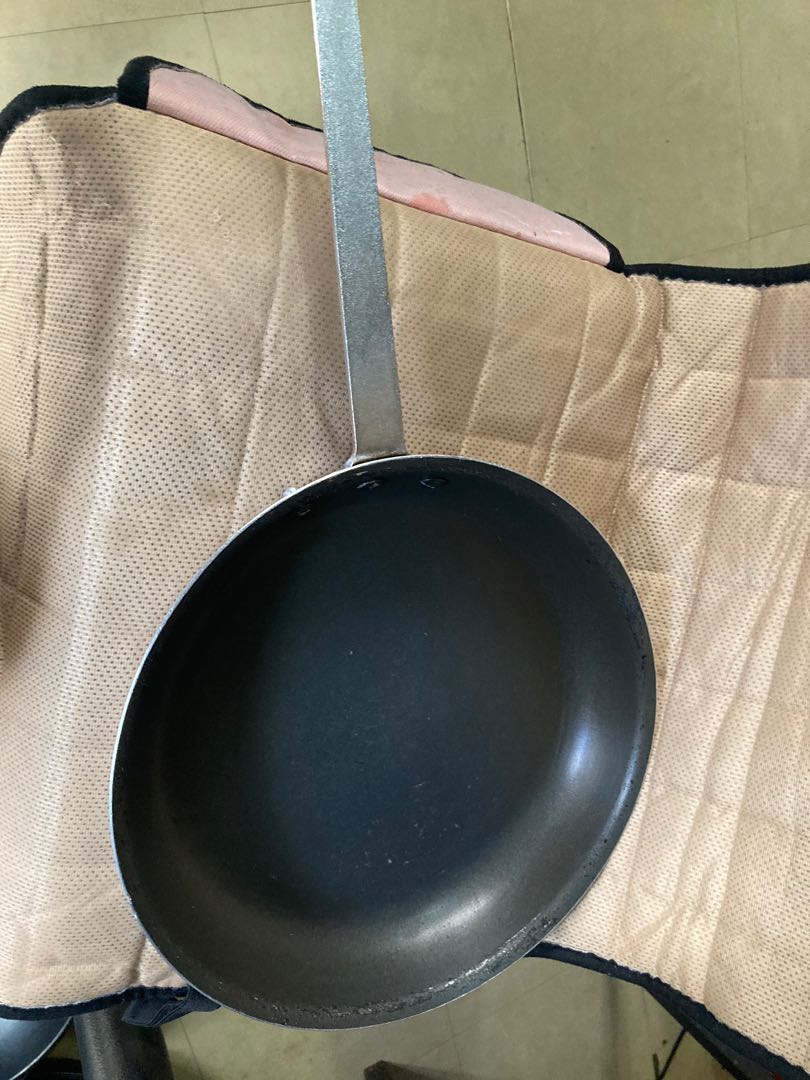 Big Frying Pan, Furniture & Home Living, Kitchenware & Tableware ...