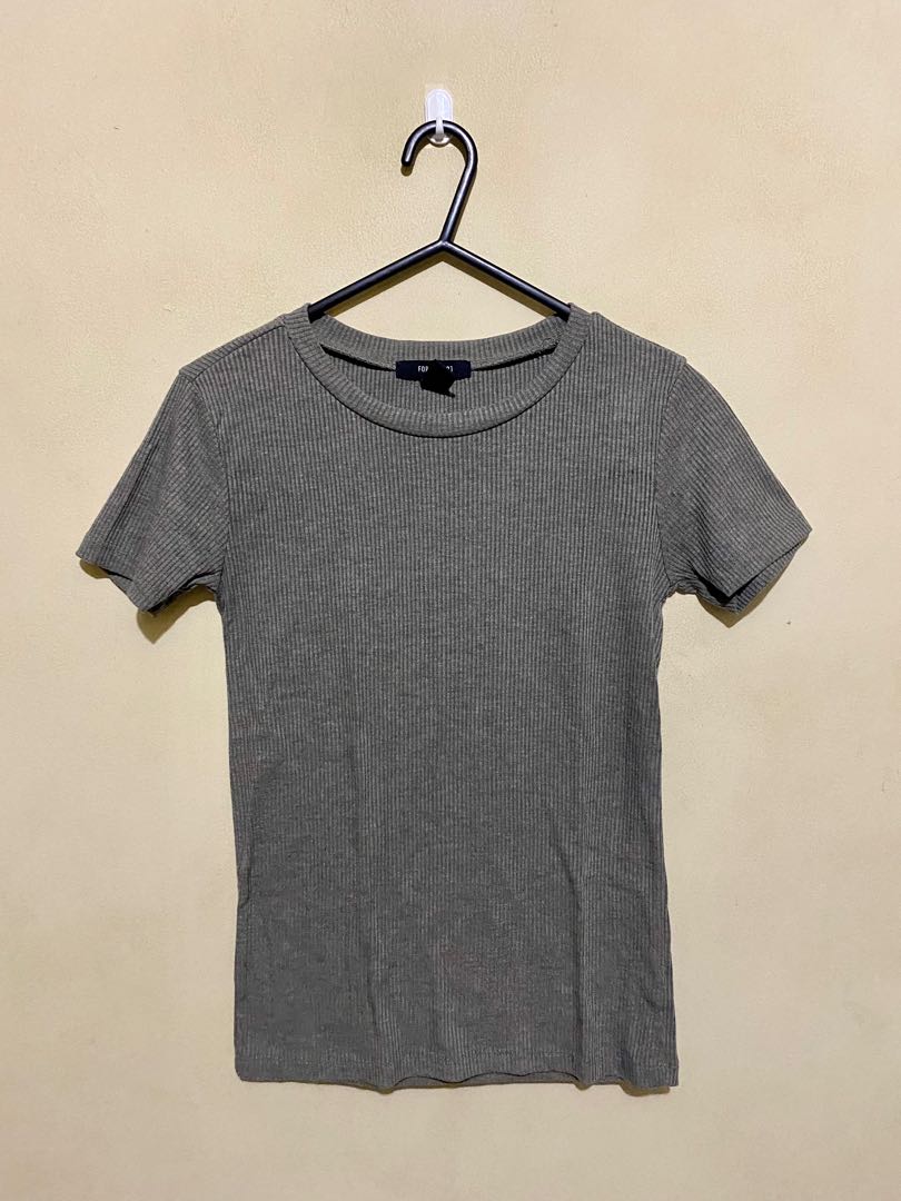 Fitted gray top, Women's Fashion, Tops, Blouses on Carousell