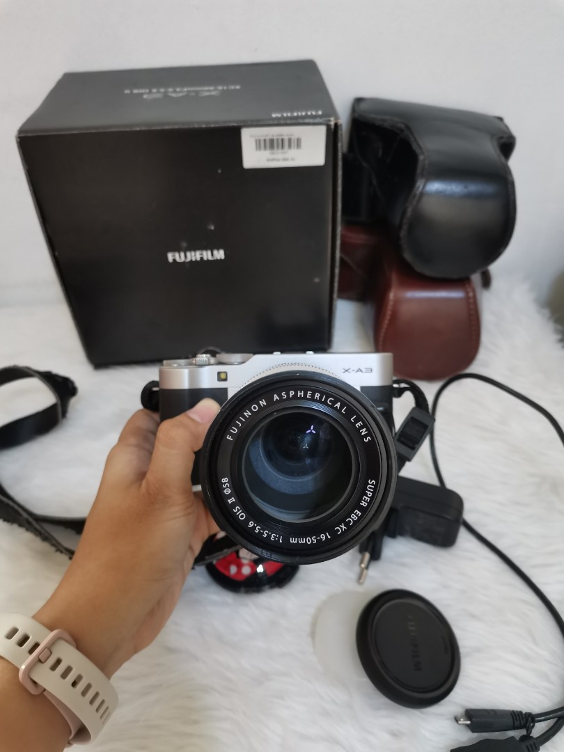 Fujifilm XA-3 Mirrorless Digital Camera, Photography, Cameras on Carousell